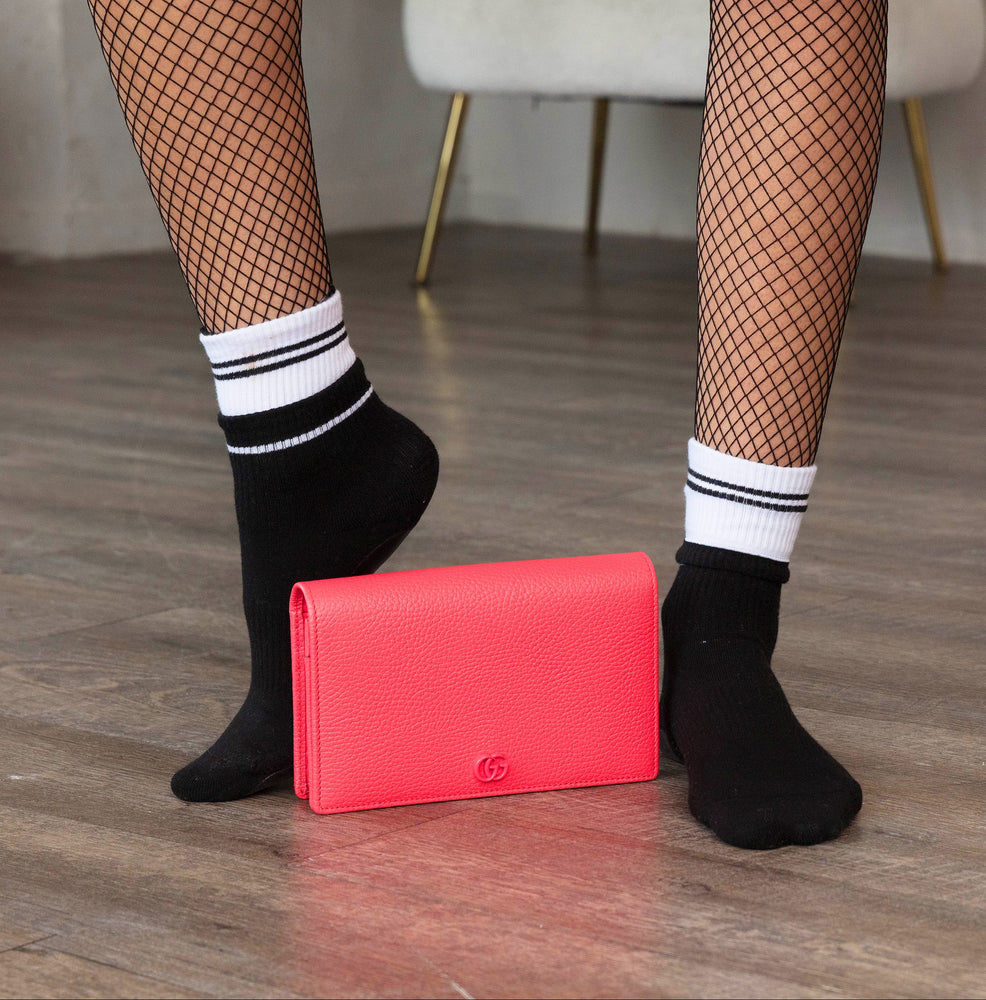 Arebesk Grip Socks and Fitness Apparel – Arebesk, Inc.